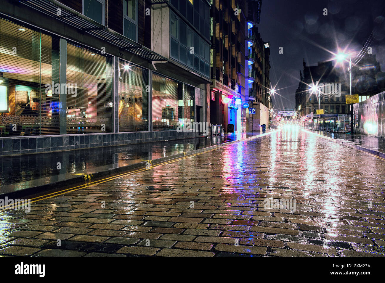 Wet cobbles wet hi-res stock photography and images - Alamy