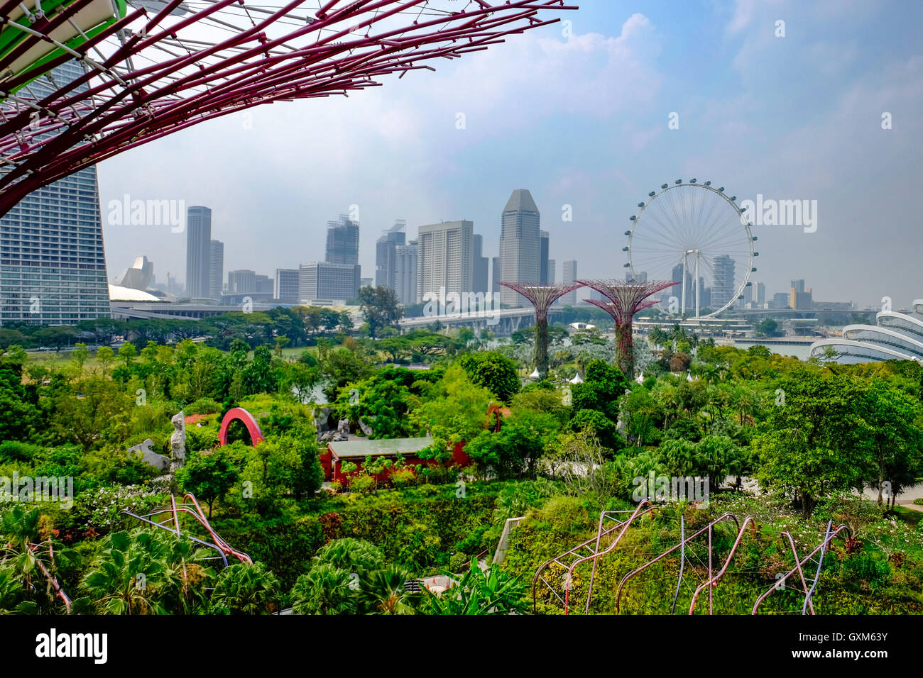 Supergrove trees at Gardens by the bay Singapore Stock Photo - Alamy