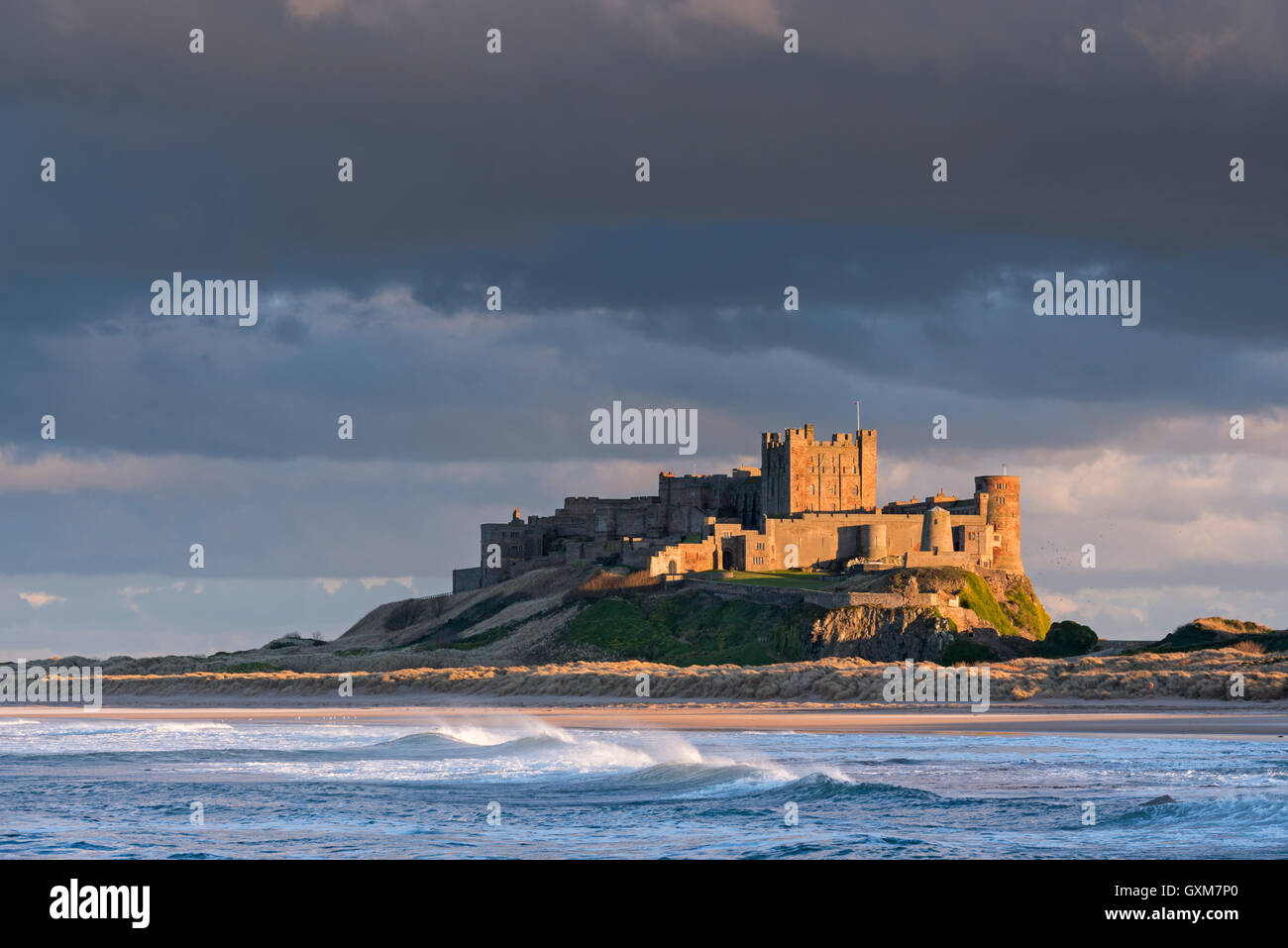 Bamburgh castle hi-res stock photography and images - Alamy