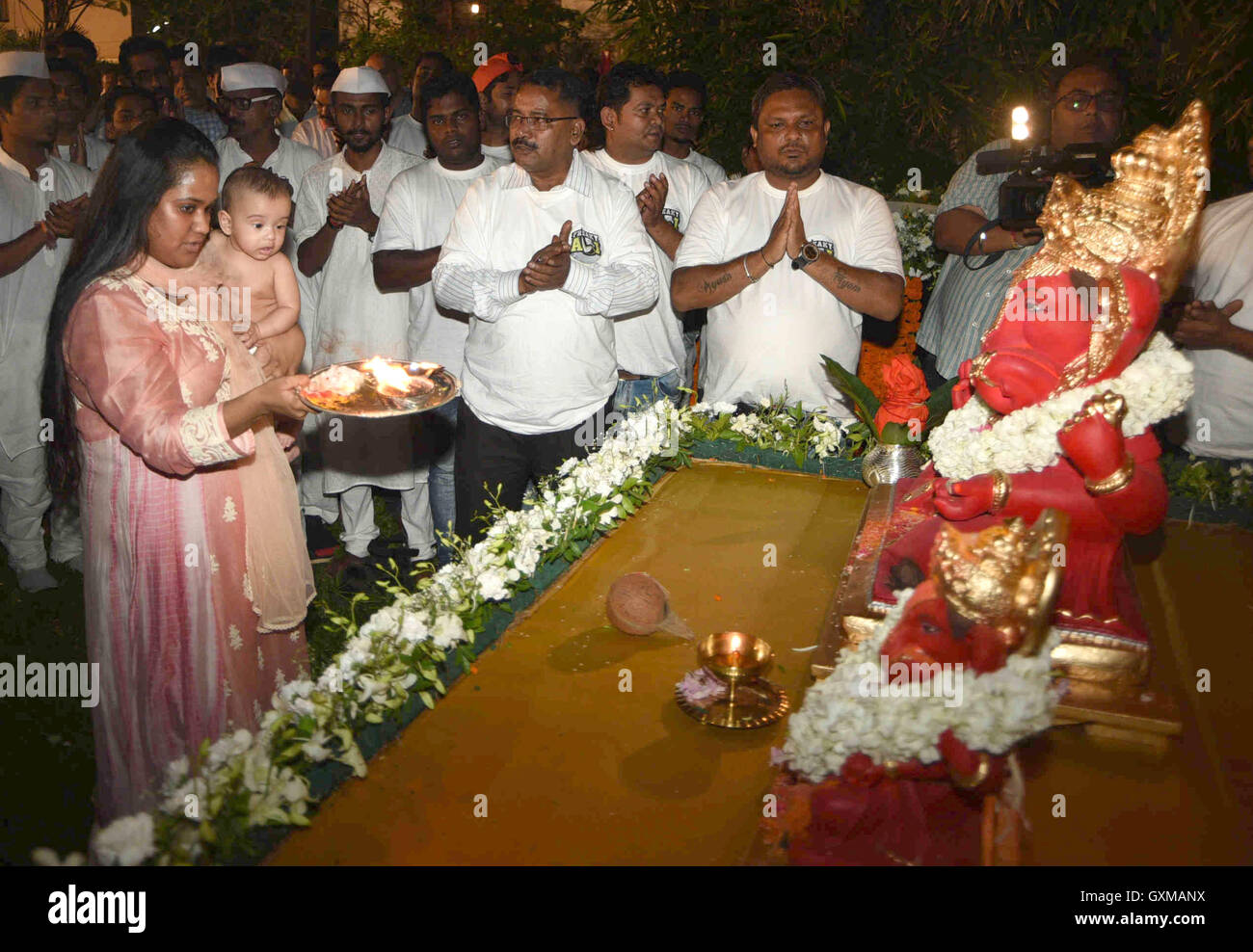 Indu prayer hi-res stock photography and images - Alamy