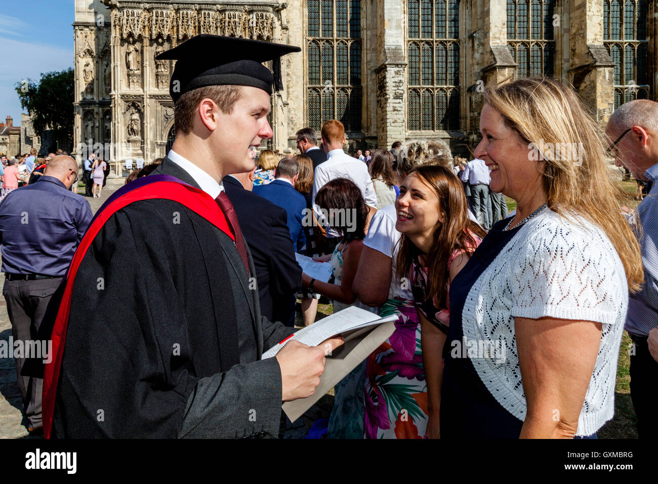Male graduation mother hi-res stock photography and images - Alamy