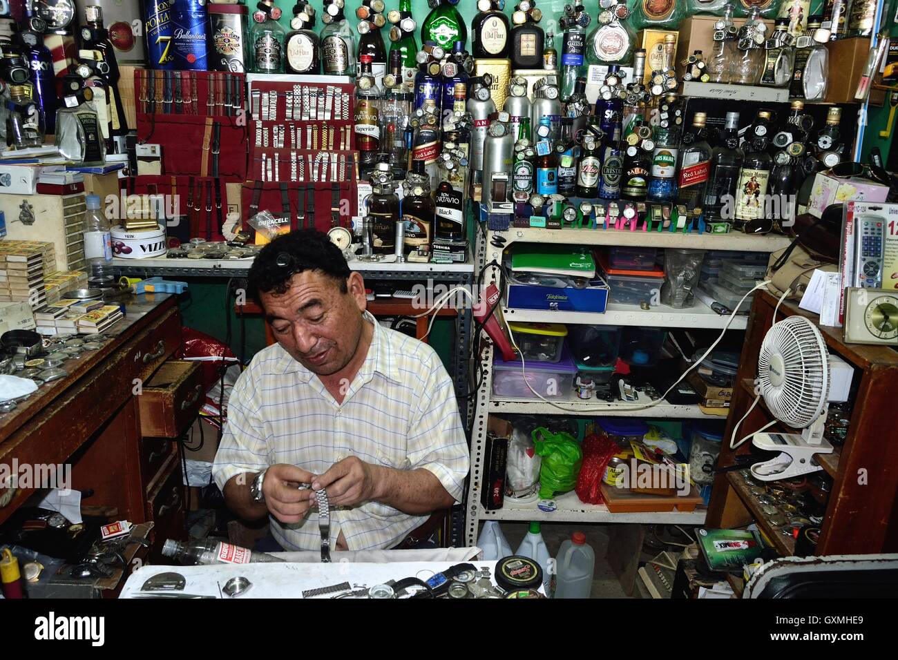 Man repairing watches hi-res stock photography and images - Alamy