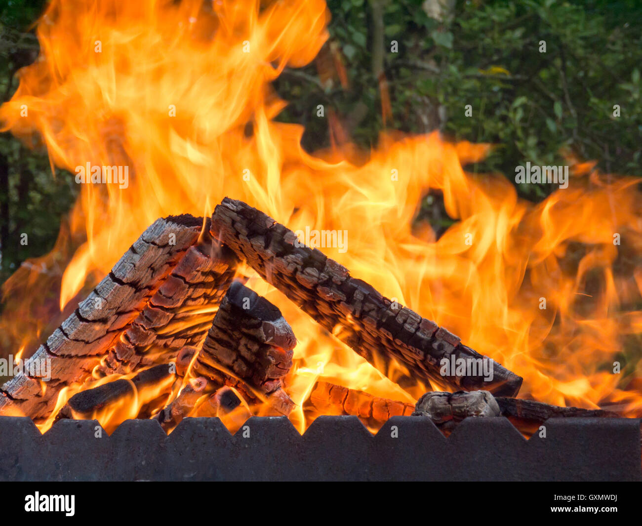 Barbecue coal fire hi-res stock photography and images - Alamy