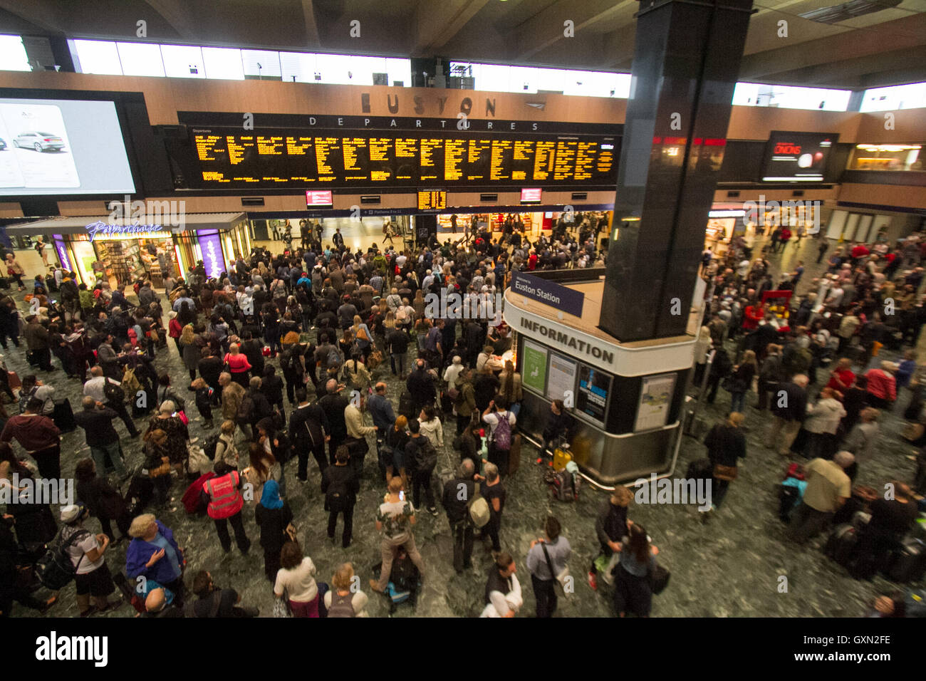 Train chaos uk hi-res stock photography and images - Alamy