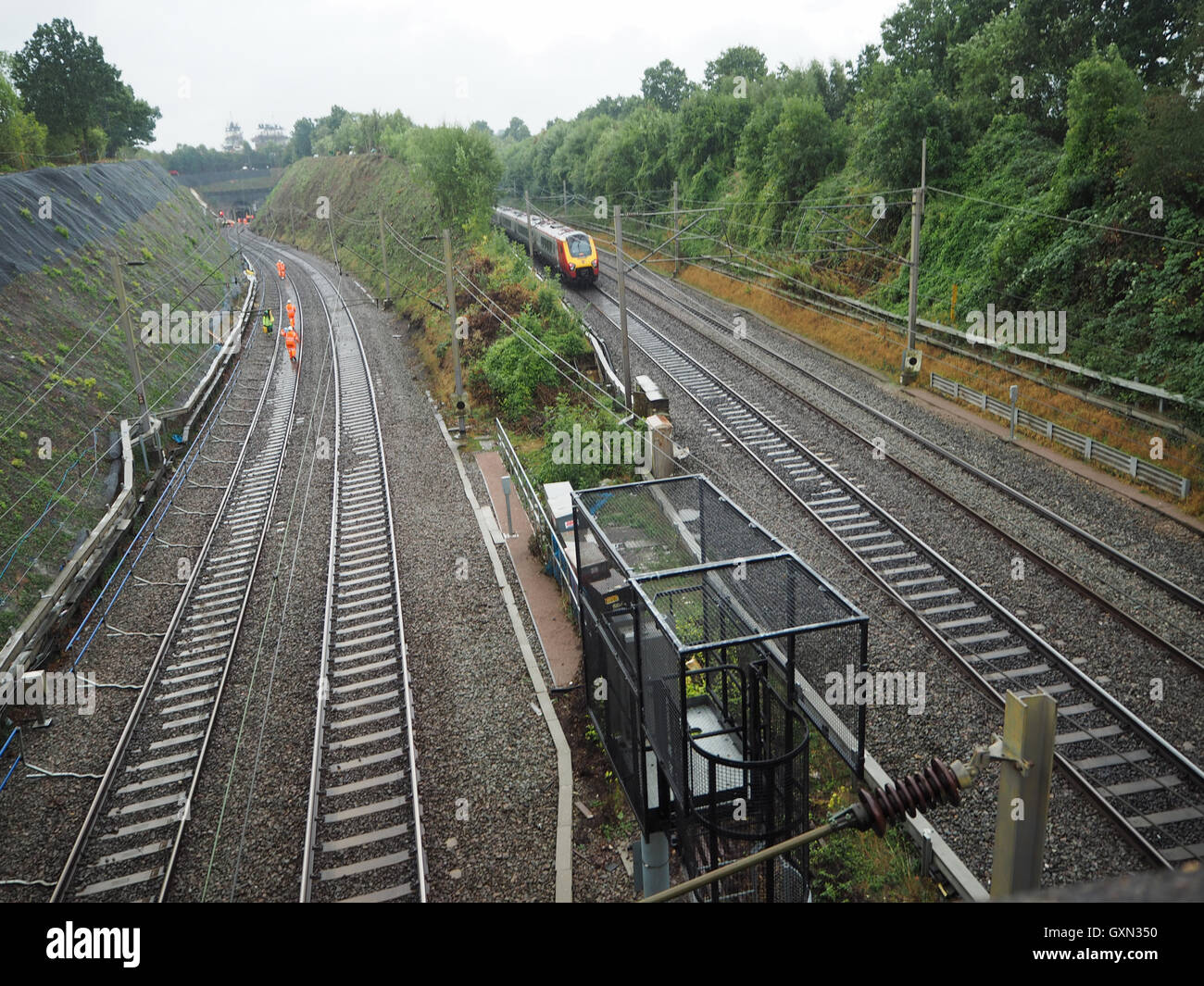 Hunton bridge near Watford, UK. 16th September, 2016. Railtracks ...