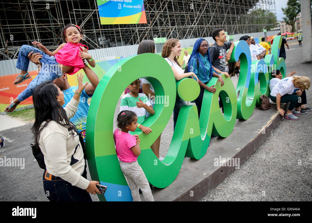 Rio de Janeiro, Brazil. 16th September, 2016. Spectators pose for a ...
