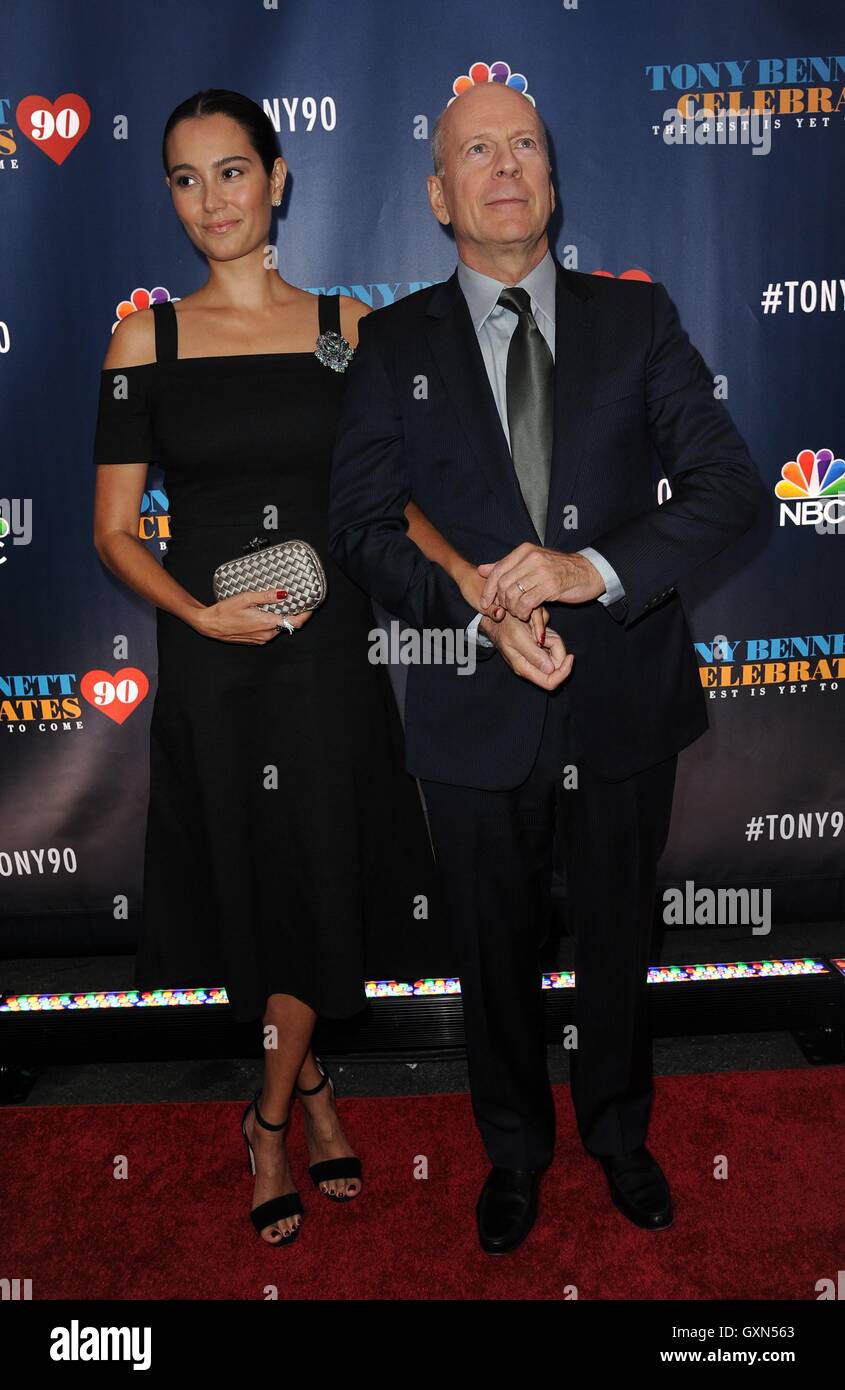 Emma willis bruce willis tony bennett celebrates 90 hi-res stock ...