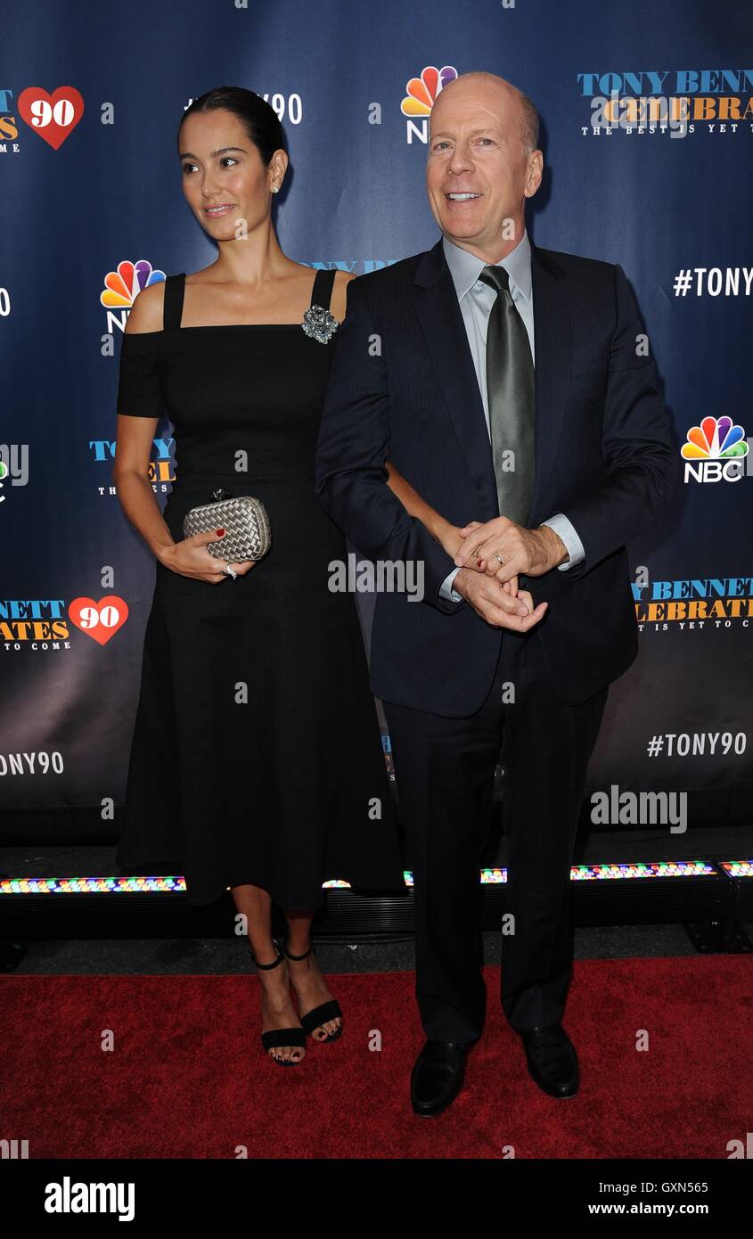 Emma willis bruce willis tony bennett celebrates 90 hi-res stock ...