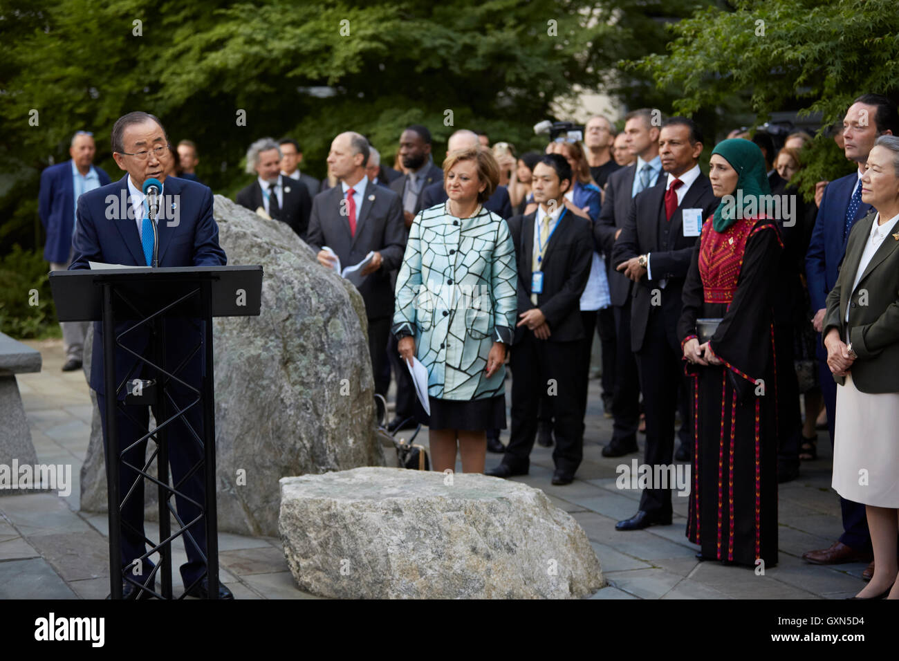35th anniversary of the international day of peace hi-res stock ...