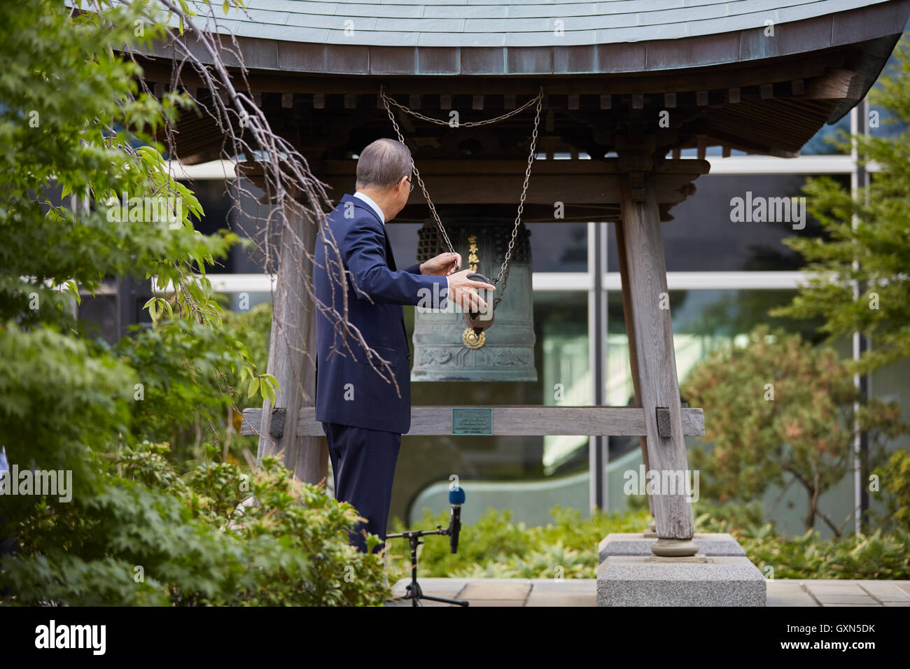 New York, United States. 16th Sep, 2016. US: UN, Peace Bell Ceremony on ...