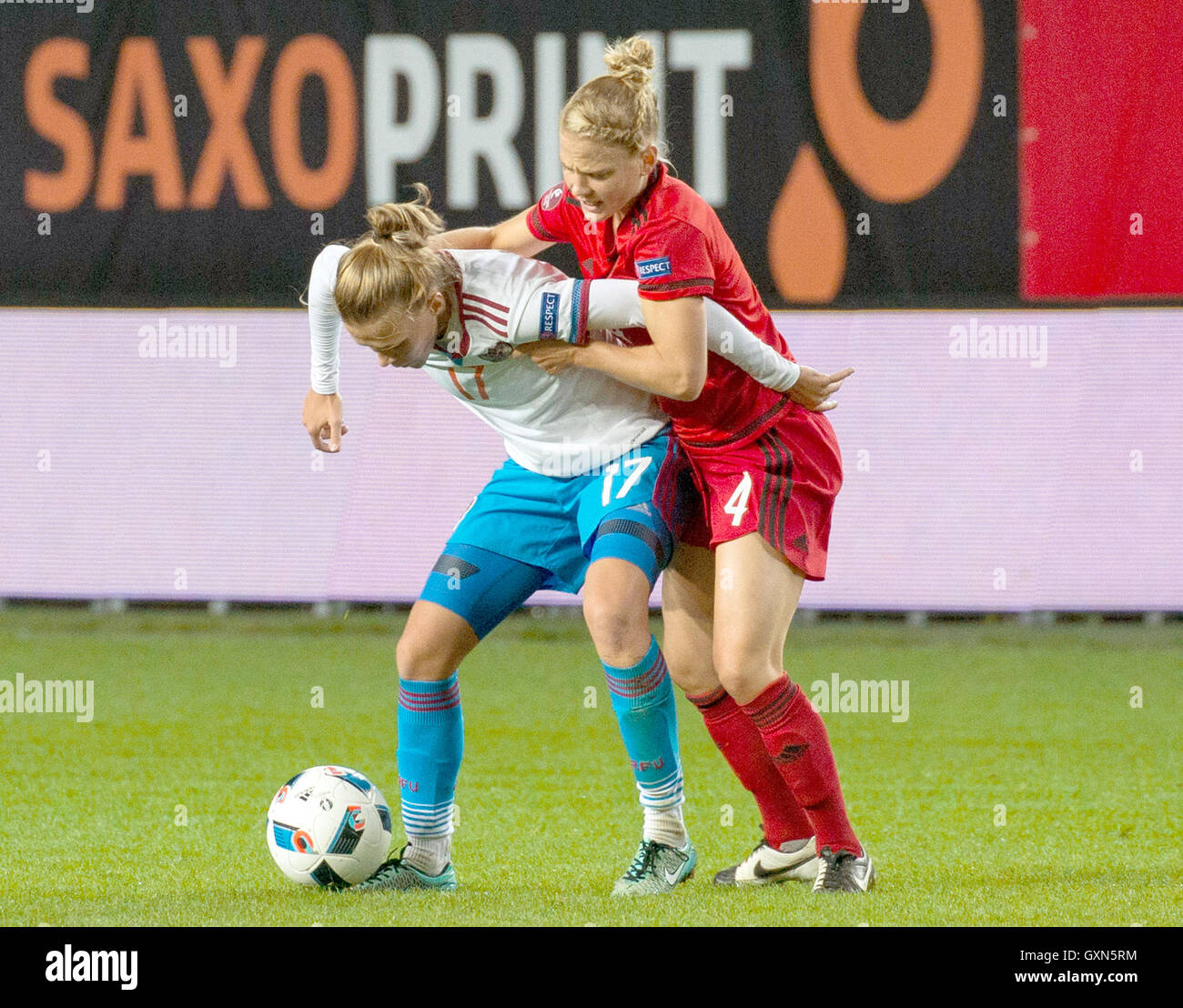 Khimki, Russia. 16th Sep, 2016. Ekaterina Panuhina (L) of Russia and ...