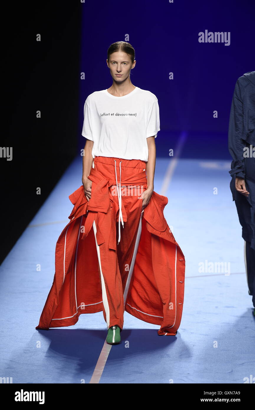 A model wears at collection runway a creation from Moises Nieto during ...