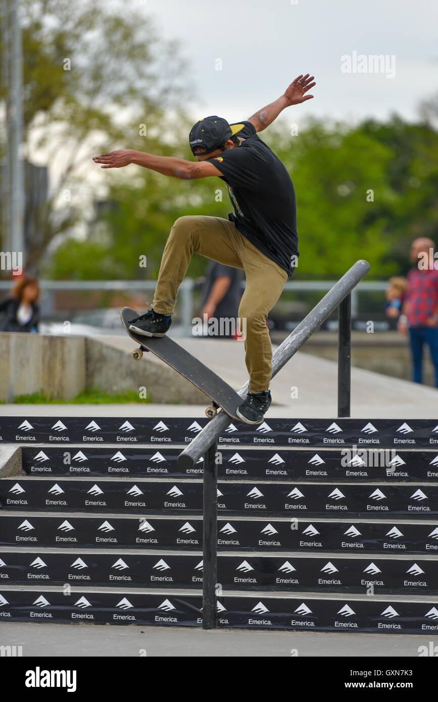 Buenos Aires, Argentina. 16 Sept, 2016. Emerica skateboard team demo at ...