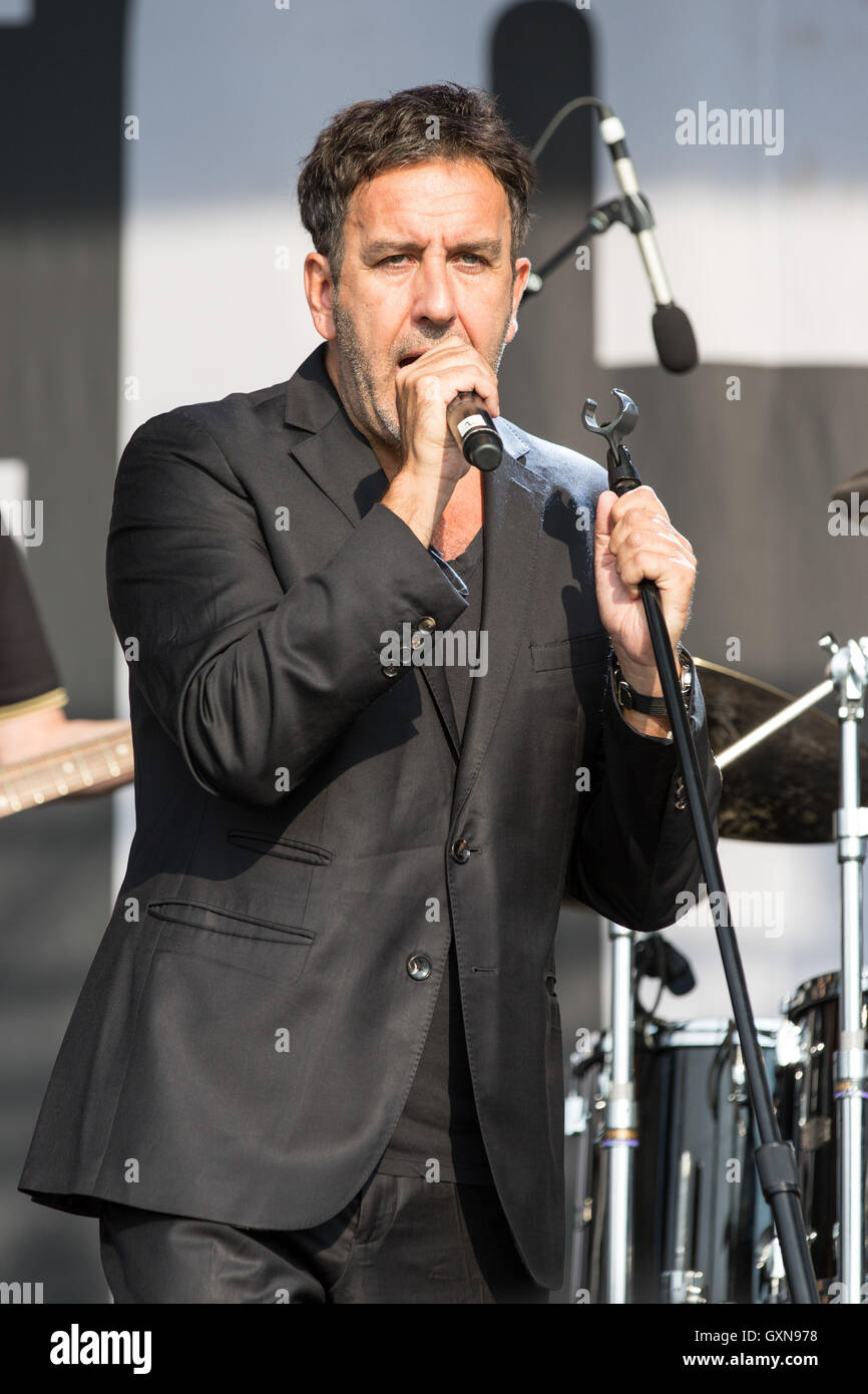 Terry hall of the specials hi-res stock photography and images - Alamy