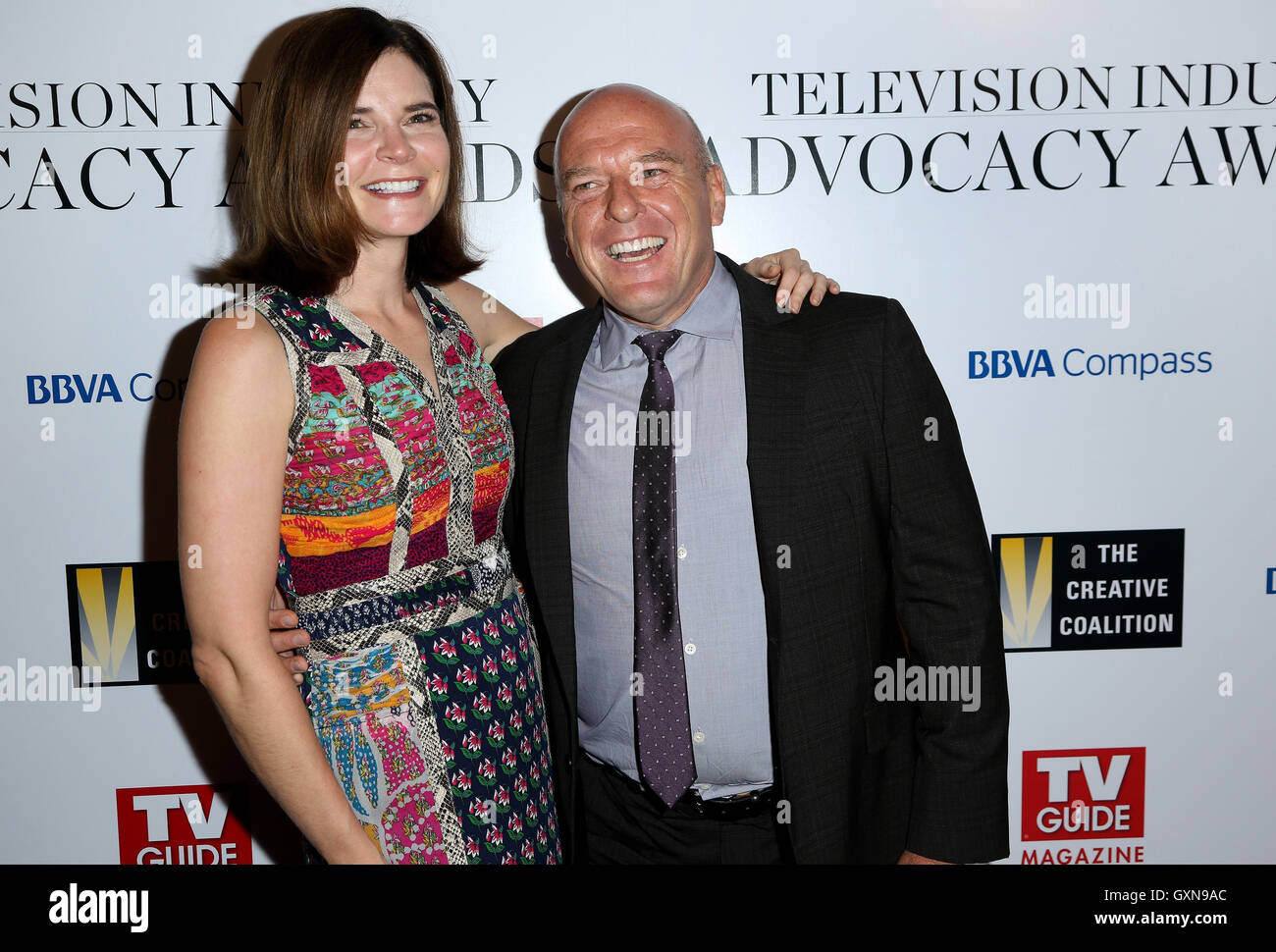 Los Angeles, Ca, USA. 16th Sep, 2016. (L-R) Betsy Brandt and Dean ...