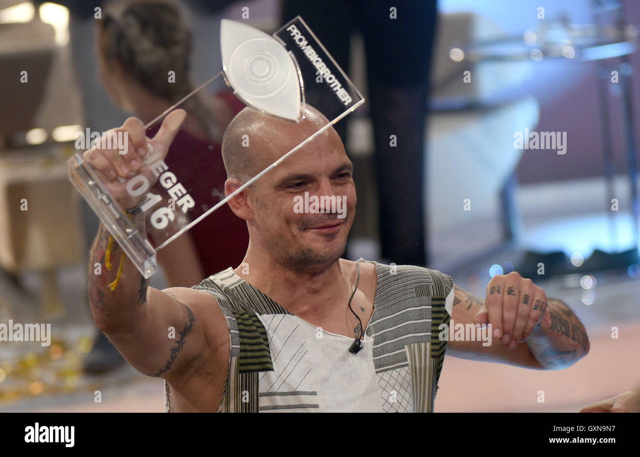 Cologne, Germany. 16th Sep, 2016. Actor Ben Tewaag celebrates winning ...