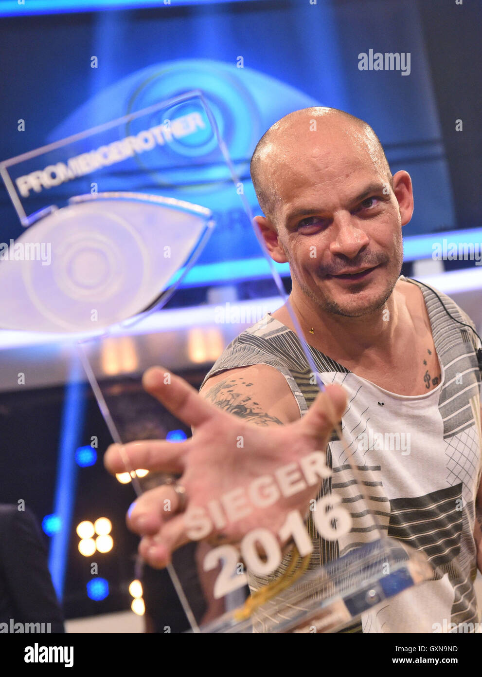 Cologne, Germany. 16th Sep, 2016. Actor Ben Tewaag celebrates winning ...