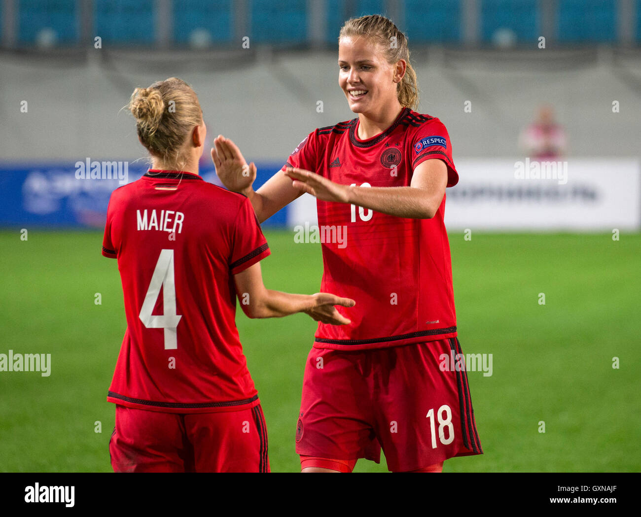 Khimki, Russia. 16th Sep, 2016. Lena Petermann and Leonie Maier (L) of ...