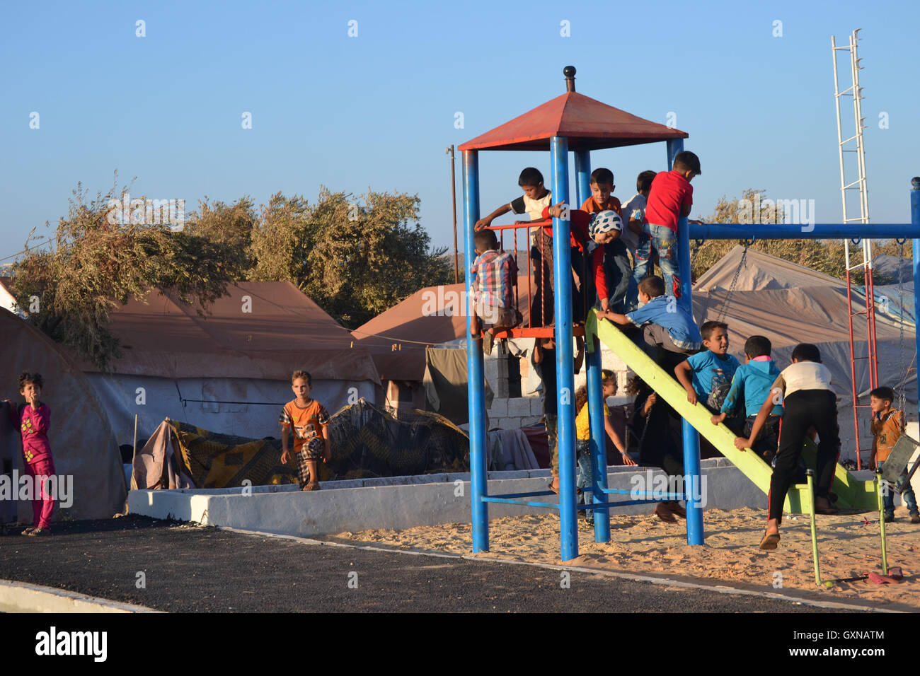 Atmeh, Idlib, Syria. 10th Sep, 2016. Syrian children from the Atmeh ...