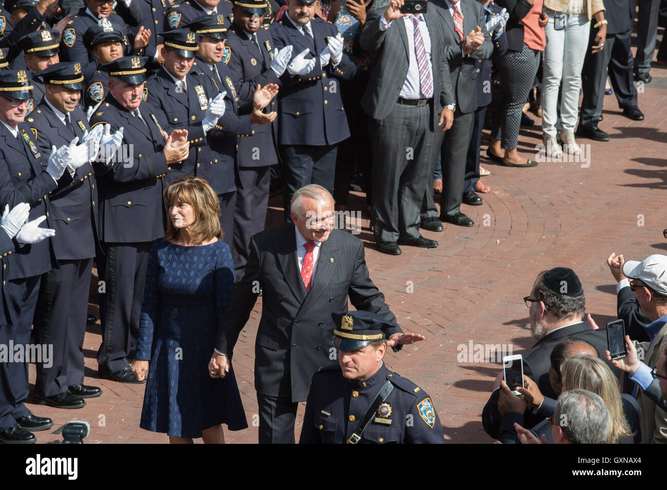 New York, NY, USA. 16th Sep, 2016. NYPD Commissioner WILLIAM BRATTON ...