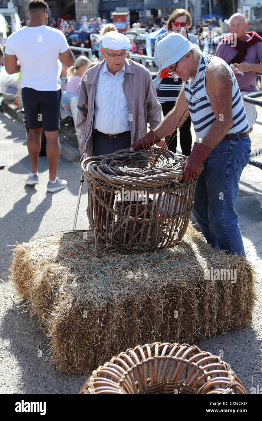 Newquay, Cornwall, UK. 17th September, 2016. Crowds of people attend ...
