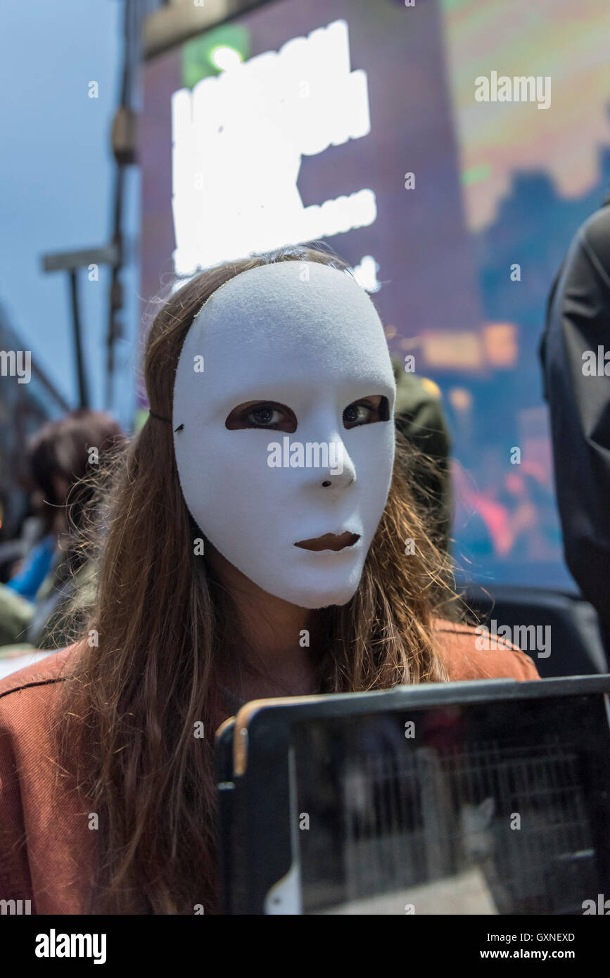 Anti fur protest lfw hi-res stock photography and images - Alamy