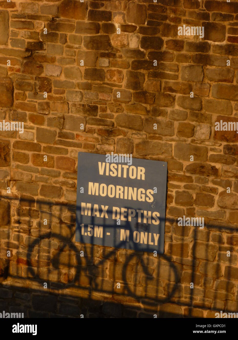 Mooring sign hi-res stock photography and images - Alamy