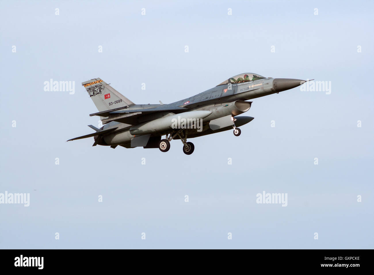 Turkish Air Force F-16 Stock Photo - Alamy