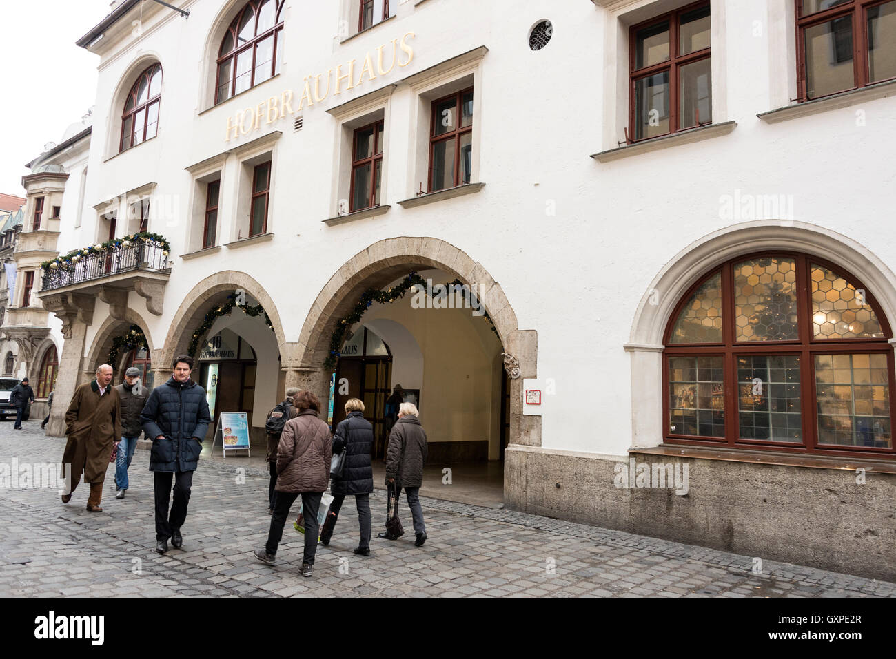The main entrance to the famous Hofbräuhaus beer hall at Am Platzl in ...