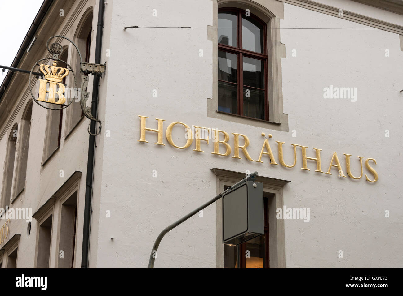 The main entrance to the famous Hofbräuhaus beer hall at Am Platzl in ...