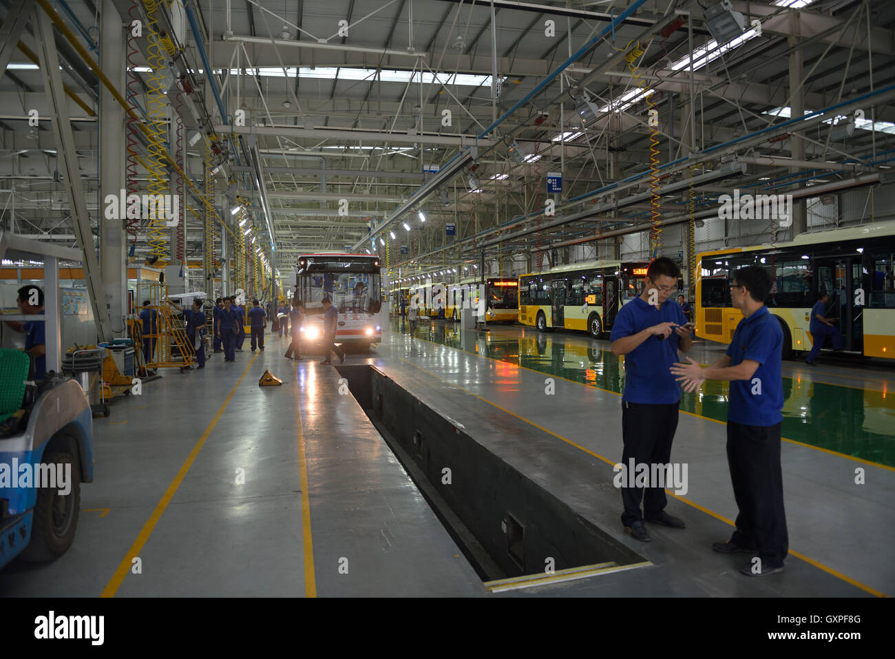 Final assembly hi-res stock photography and images - Alamy