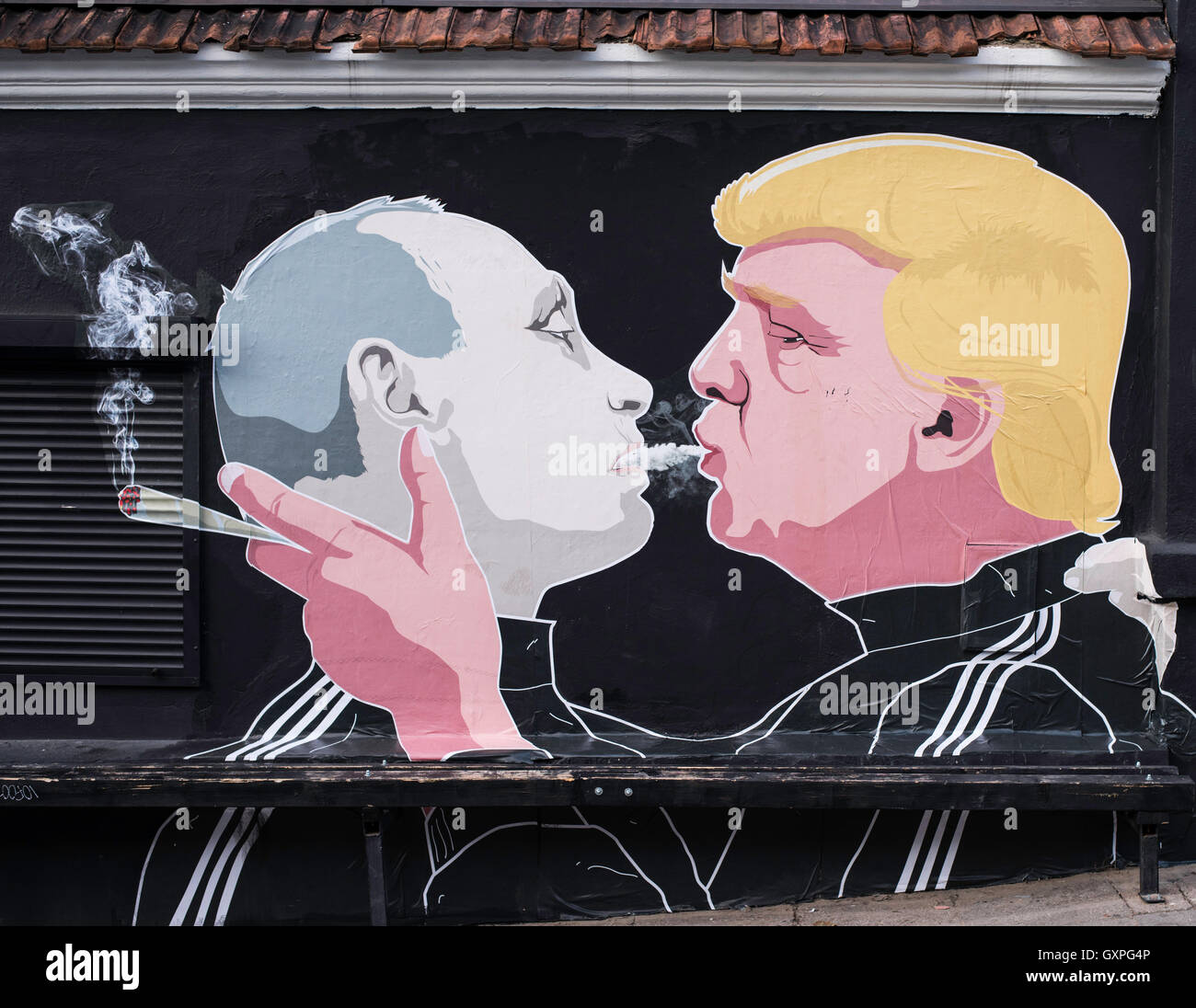 Vladimir Putin and Donald Trump smoking. Street art Stock Photo - Alamy