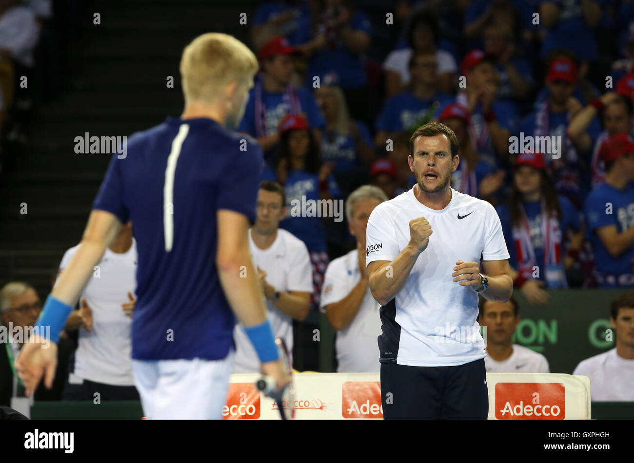 Great Britain captain Leon Smith shouts encouragement to Kyle Edmund ... Great Britain captain Leon Smith shouts encouragement to Kyle Edmund ...