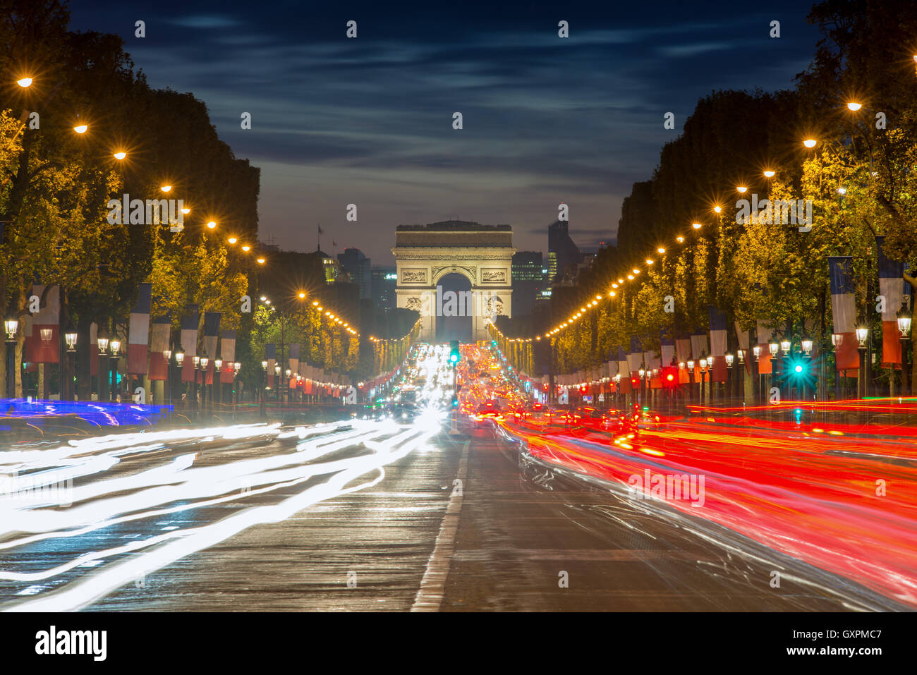 Paris street night hi-res stock photography and images - Alamy