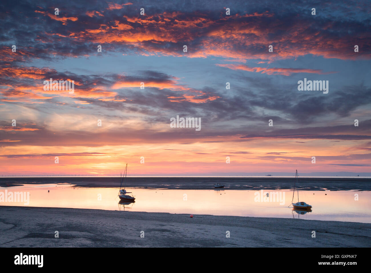 Meols beach on the north coast of the Wirral Stock Photo - Alamy