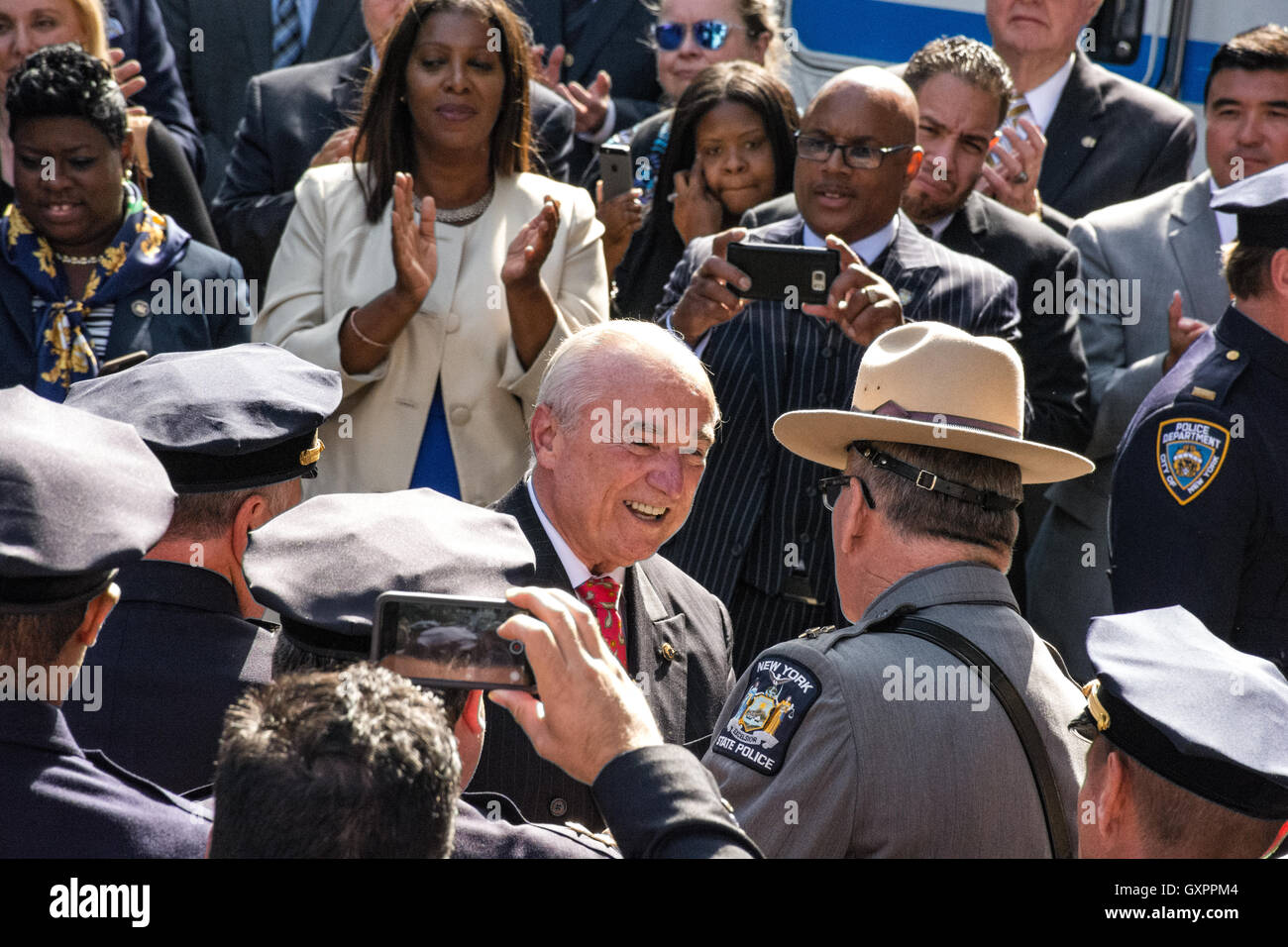 New York, USA. 16th September, 2016. Bill Bratton ( with red tie) duing ...