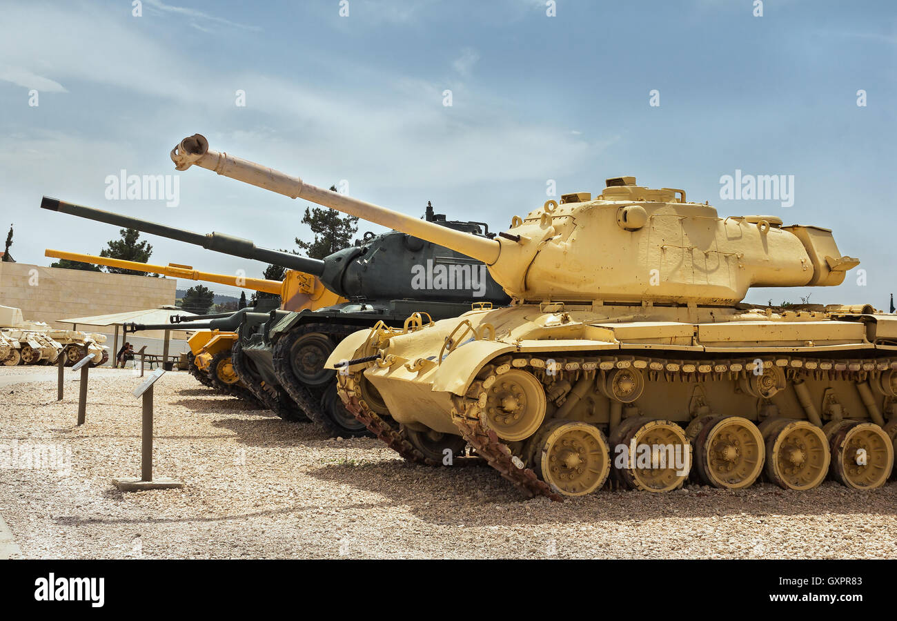 Armored vehicles hi-res stock photography and images - Alamy