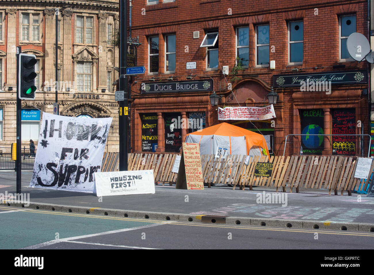 Rough house bridge hi-res stock photography and images - Alamy