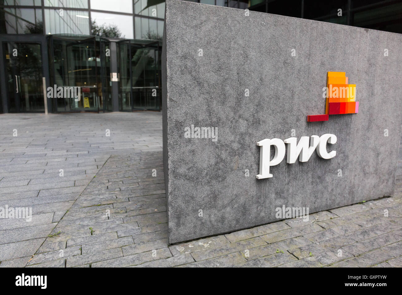 PWC More London, 7 More London Riverside, London SE1 2RT Stock Photo ...