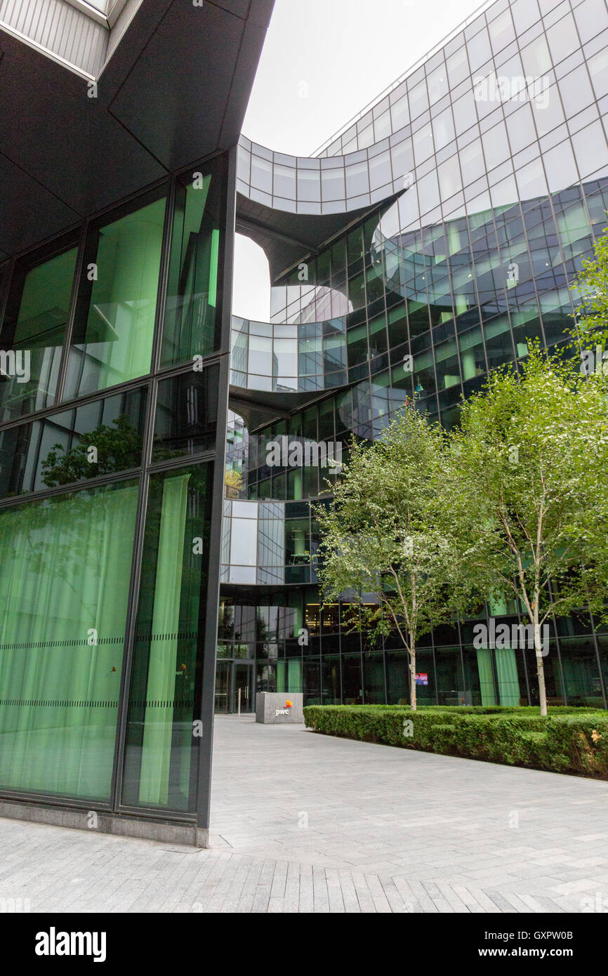 Pwc 7 more london riverside hi-res stock photography and images - Alamy