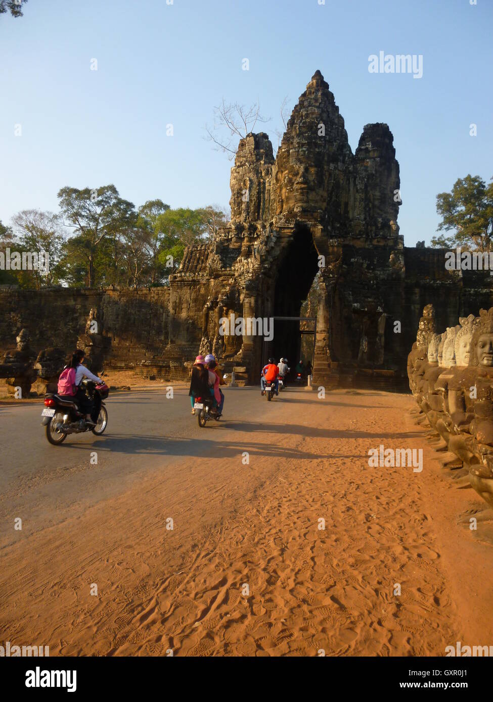 Angkor thom gate hi-res stock photography and images - Alamy