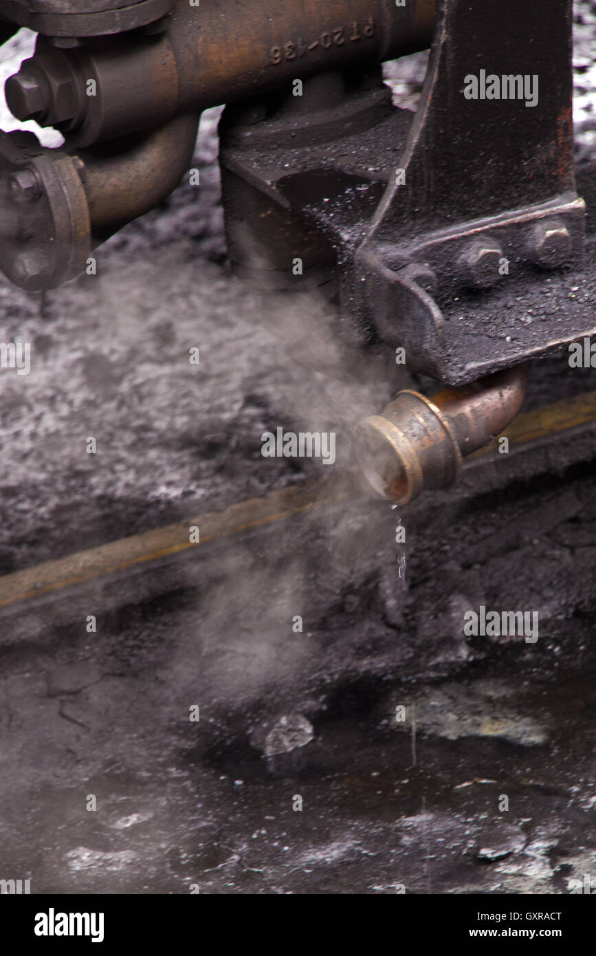 Locomotive couplings hi-res stock photography and images - Alamy