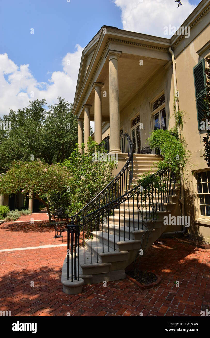 Pillared porch hi-res stock photography and images - Alamy