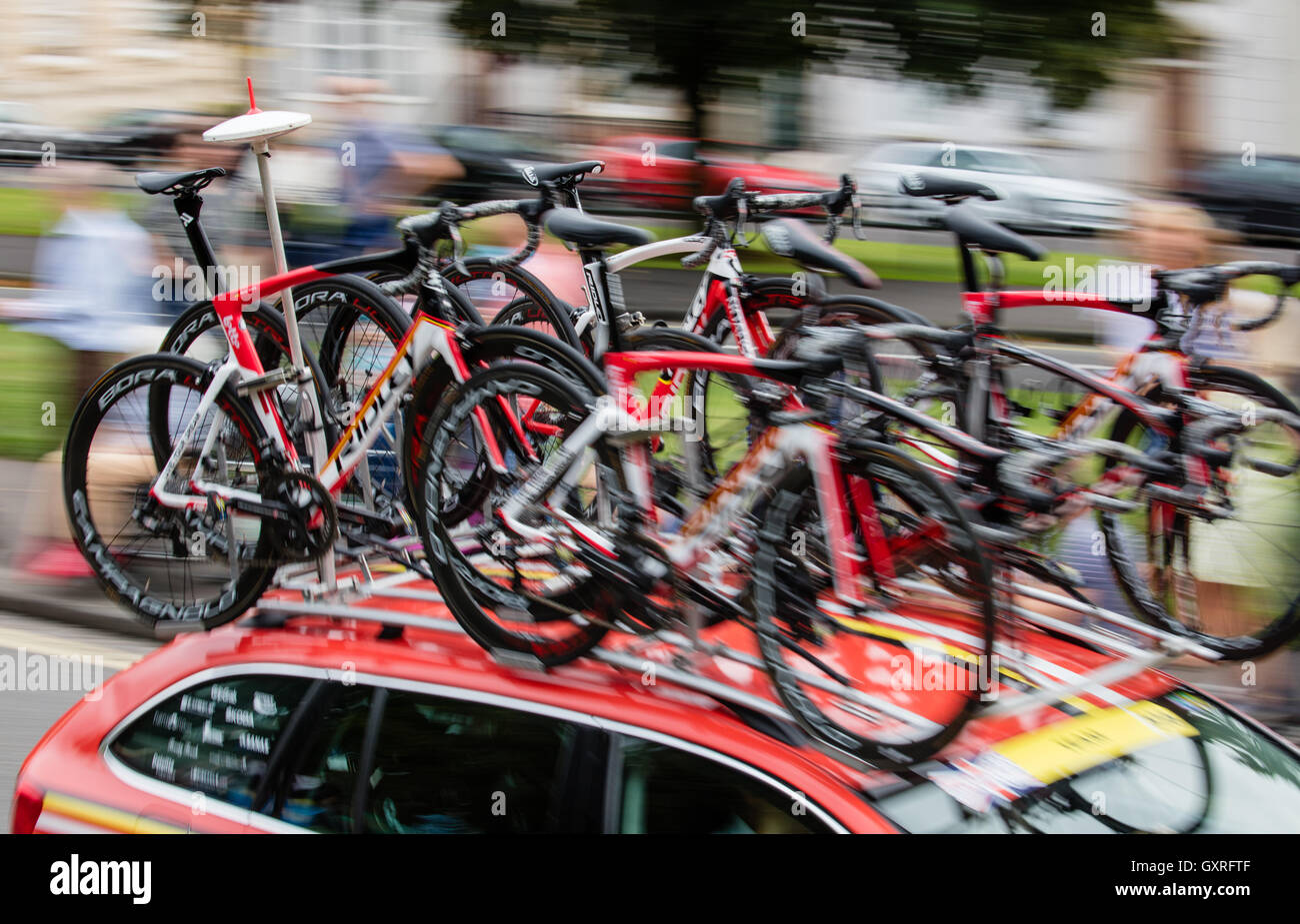 Team race car hi-res stock photography and images - Alamy