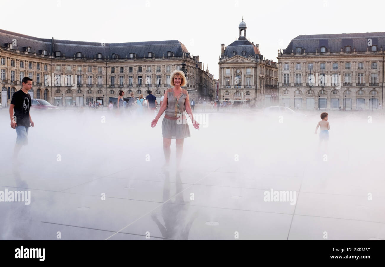 Place de la Bourse Bordeaux le Miroir d'Eau (Mirror of Water) by ...