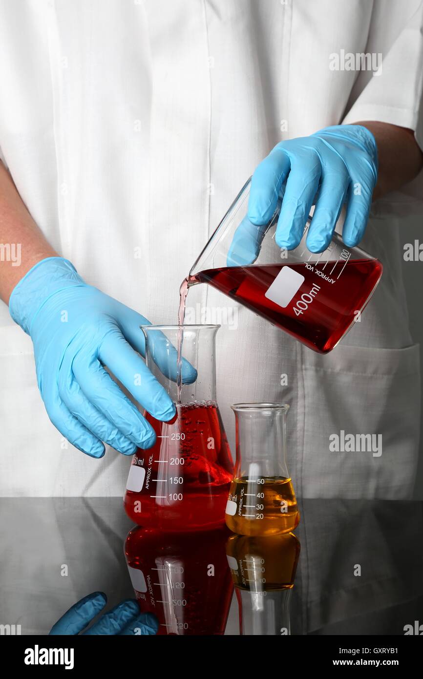 Research worker hi-res stock photography and images - Alamy