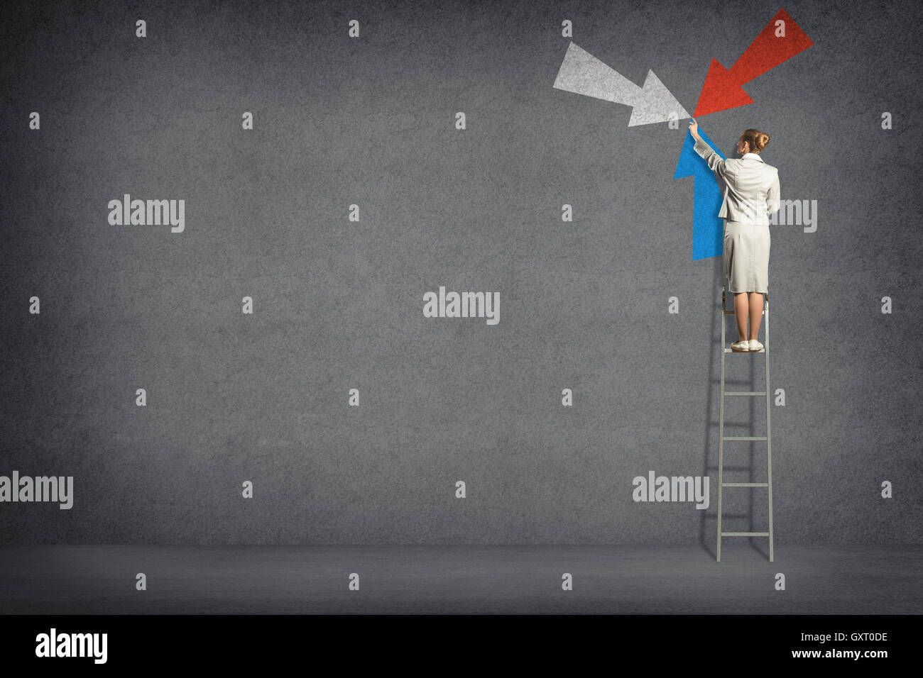 Wall arrows hi-res stock photography and images - Alamy