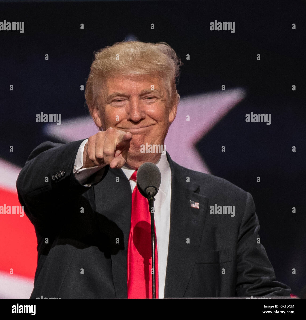 Donald trump hand gestures hi-res stock photography and images - Alamy