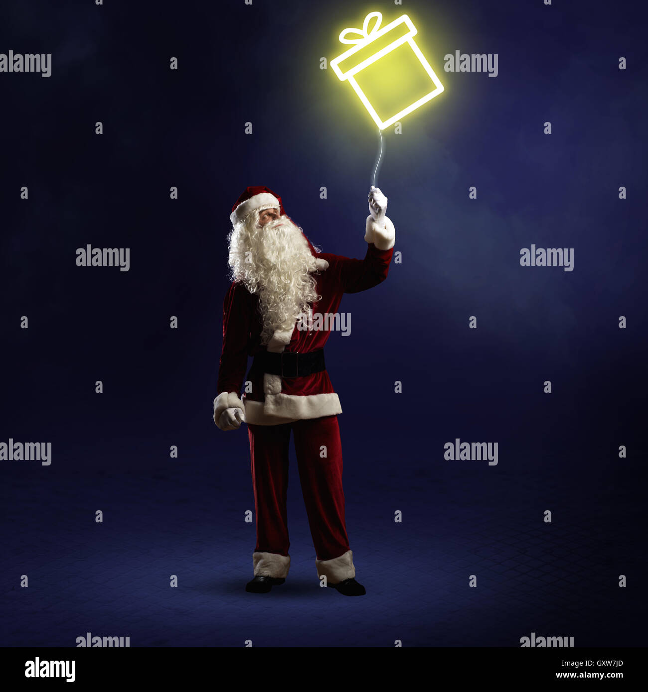 Person shining a light at the night sky hi-res stock photography and ...