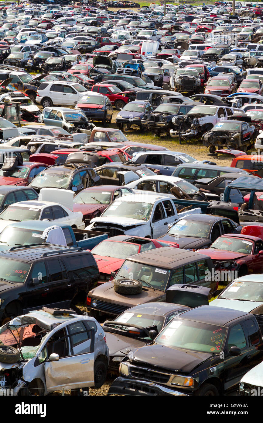 Auto Salvage Yard Junkyard Stock Photo - Alamy